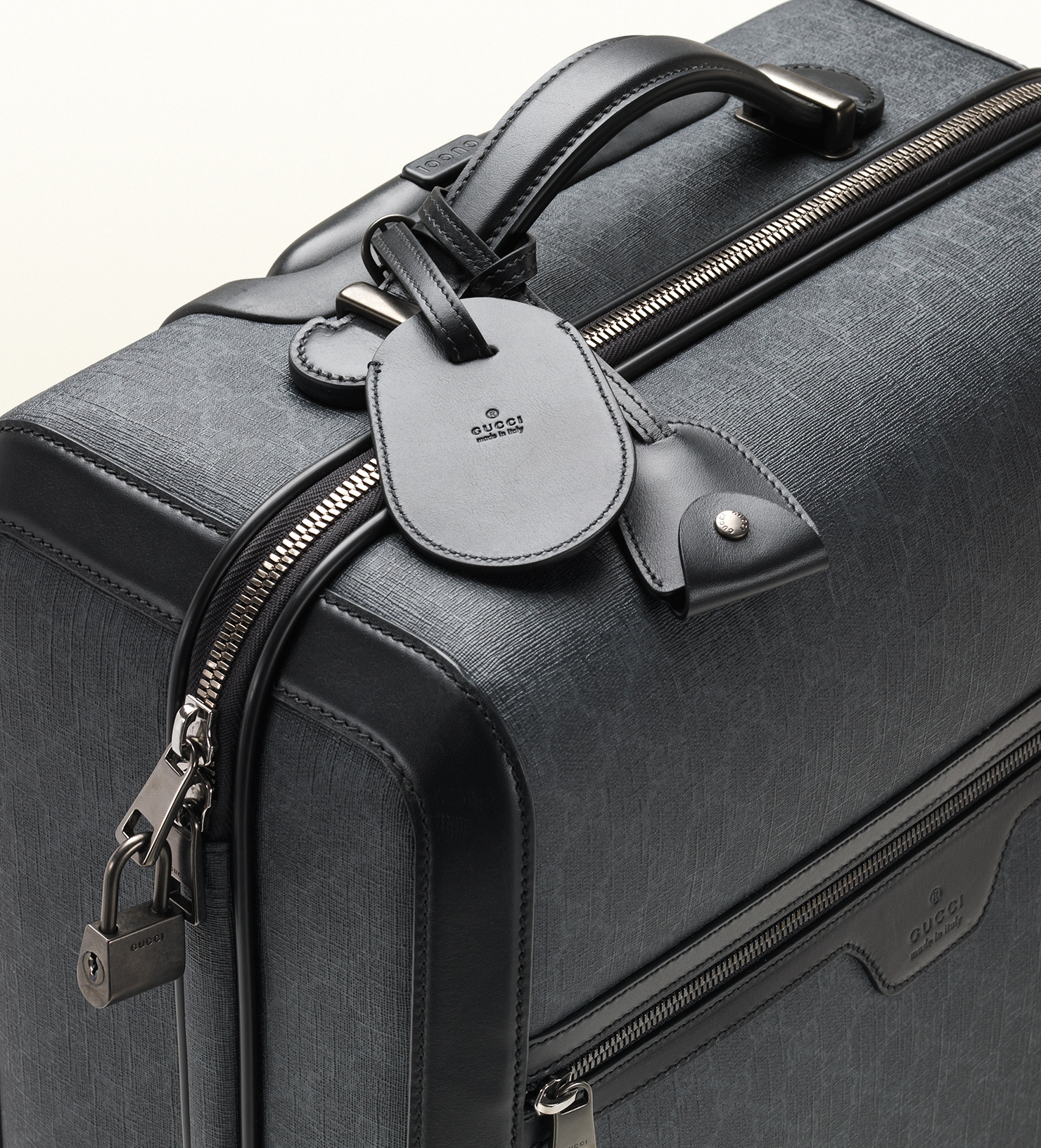 Gucci Gg Supreme Canvas Wheeled Carry-on Suitcase in Grey (Gray) for ...